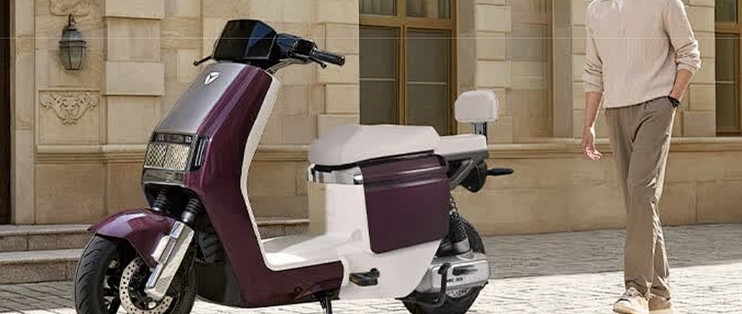 雅迪E80 LITE：复古与智能交织的出行新宠！_电动车整车_什么值得买