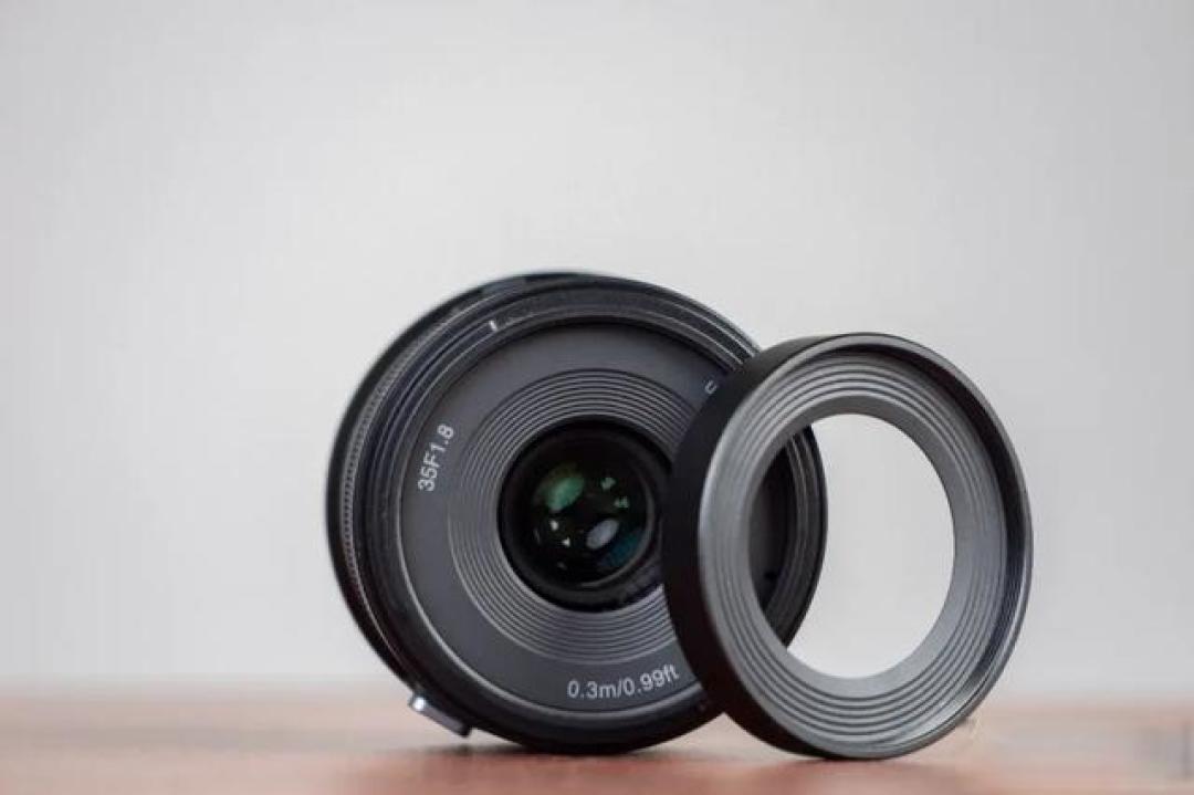 永诺35mm F1.8R深度评测：轻便大光圈的APS-C微单入门优选_镜头_什么值得买