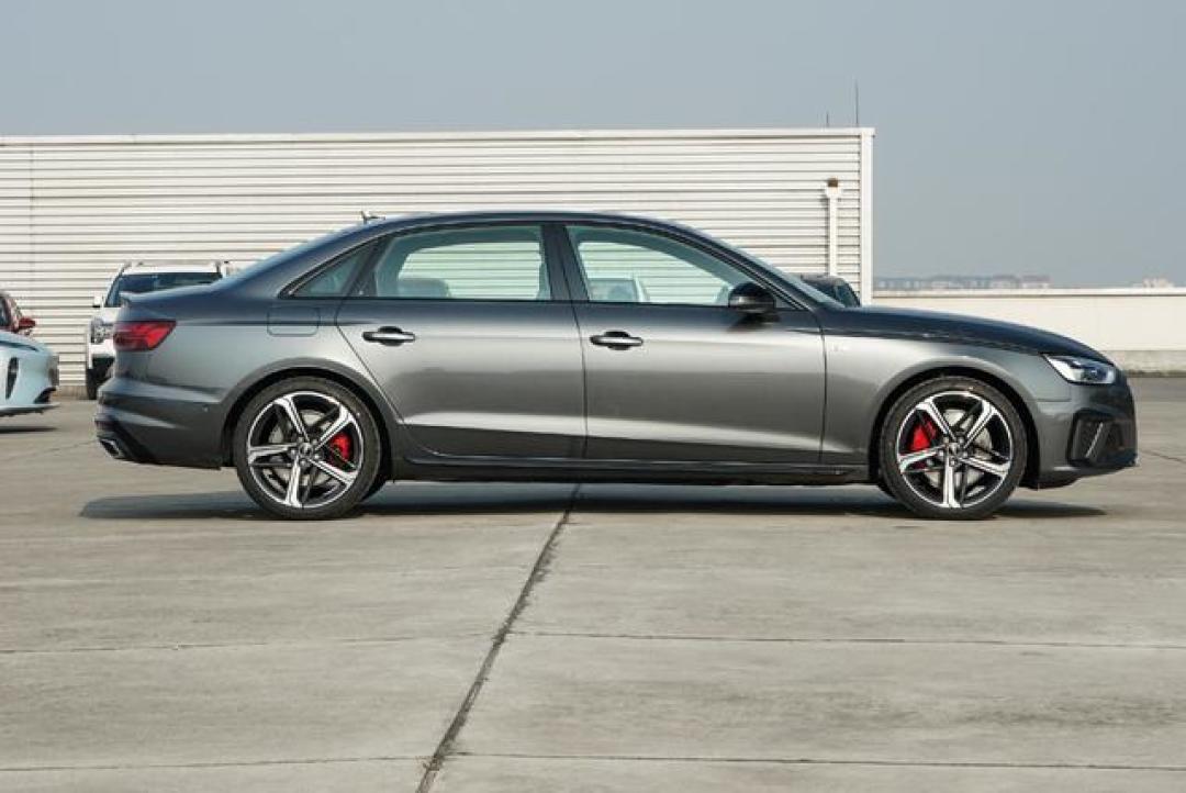 奥迪A4L跌破22万！抄底还是等换代？_轿车_什么值得买