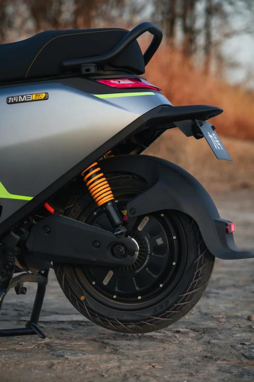 九号M3 95c MAX深度评测：7千元档铅酸电摩如何做到百公里续航+三重安全？__什么值得买