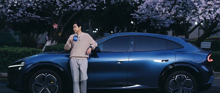 小米YU7最准的价格来了！770km续航+环视投影屏，能否掀翻特斯拉_新能源车_什么值得买