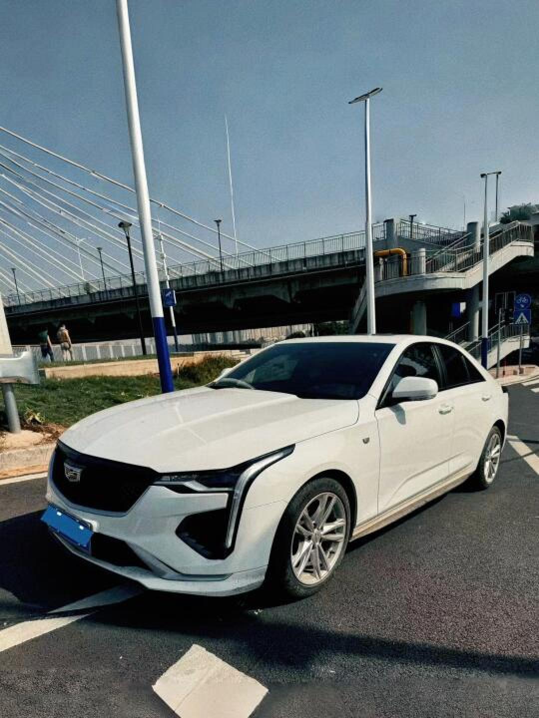 14万买2.0T后驱！凯迪拉克CT4真香背后，这个缺点让人又爱又恨_轿车_什么值得买