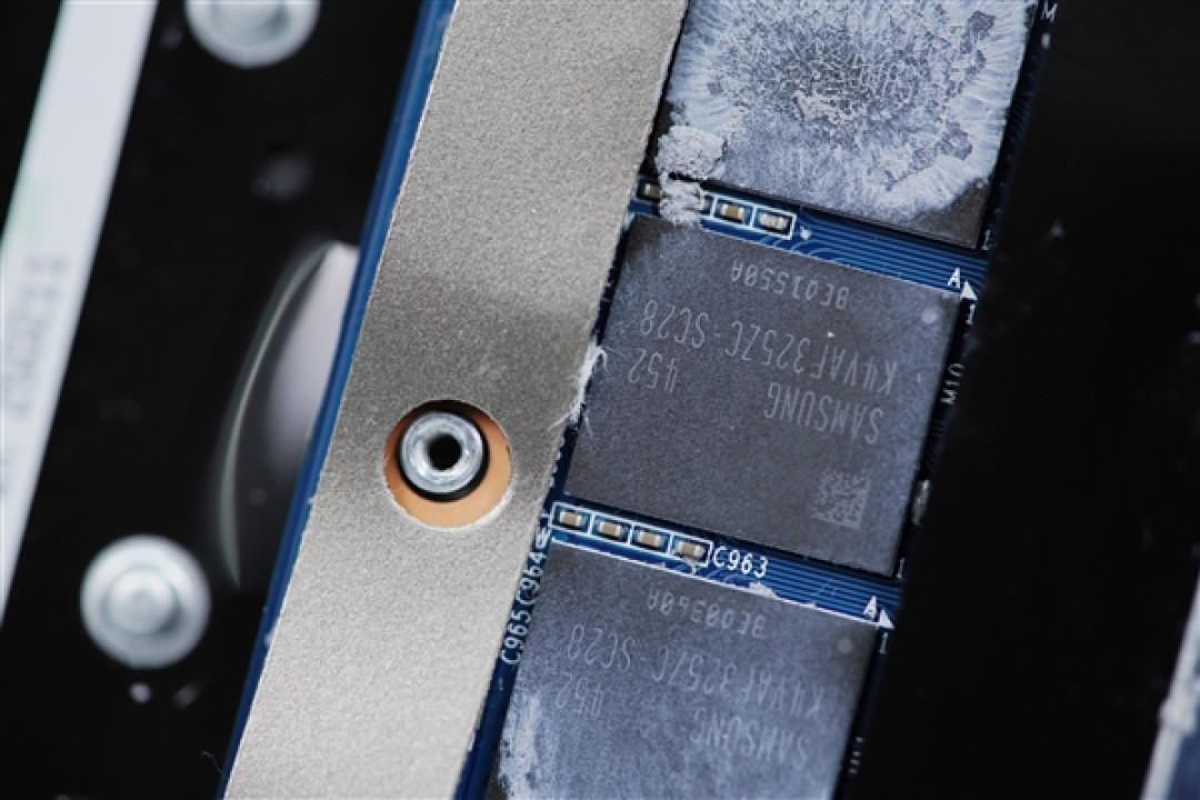 满血RTX 5070Ti加持！七彩虹隐星P16 Pro图赏_笔记本电脑_什么值得买