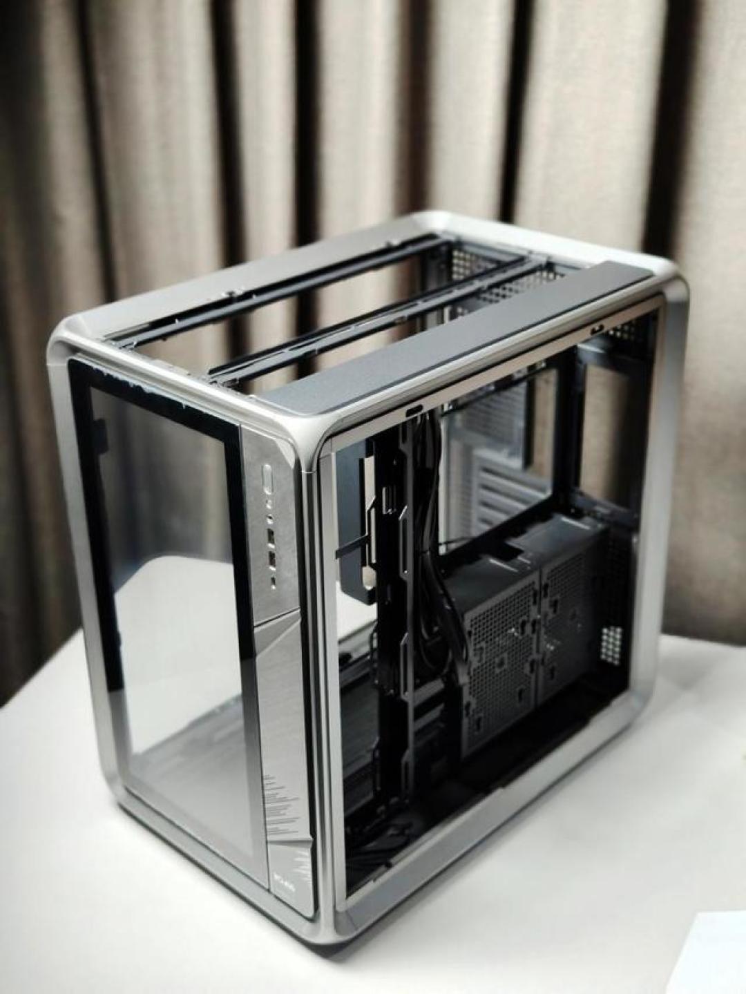 全铝狂魔+三面秀场！乔思伯BO400海景房机箱评测：旗舰显卡温度仅64℃？_机箱_什么值得买