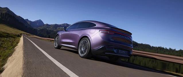 极氪7X/蔚来ES6/智界R7大比拼：智能、空间、性能谁更适合你家？_新能源车_什么值得买