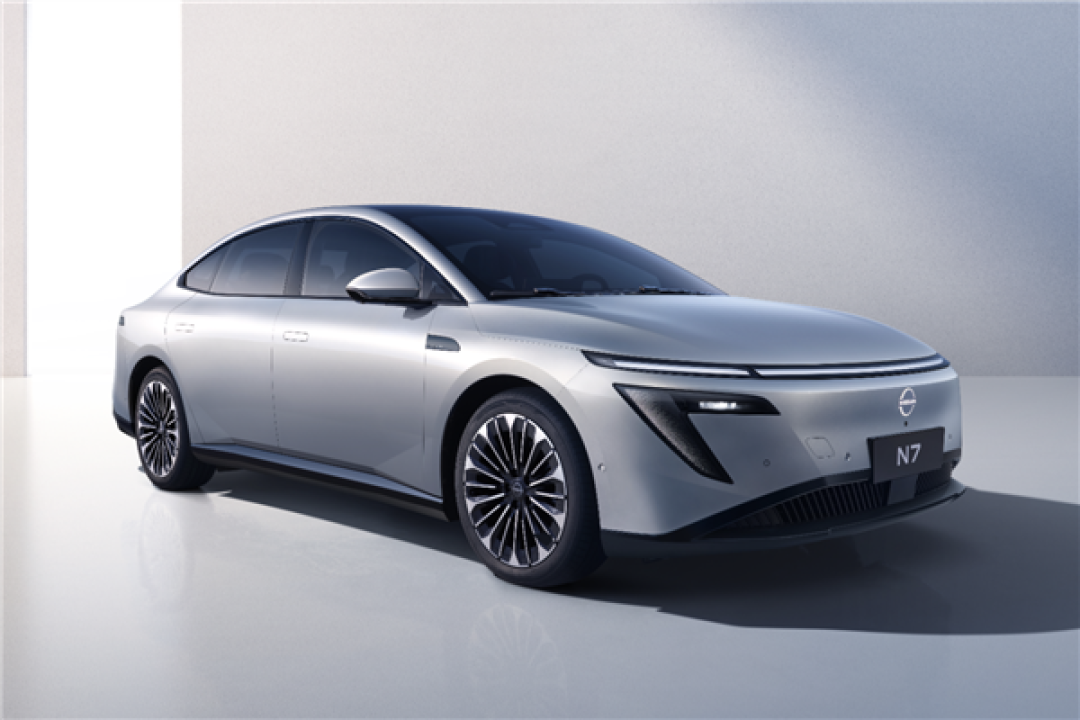 日产终于开窍了！东风日产N7今日开启预定：冰箱、彩电、大沙发一车配齐_新能源车_什么值得买