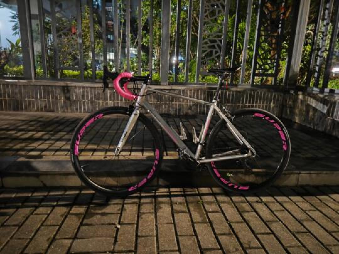 迪卡侬Van Rysel RC100 V2升级版测评：入门公路车的配置革新与骑行体验_公路车_什么值得买