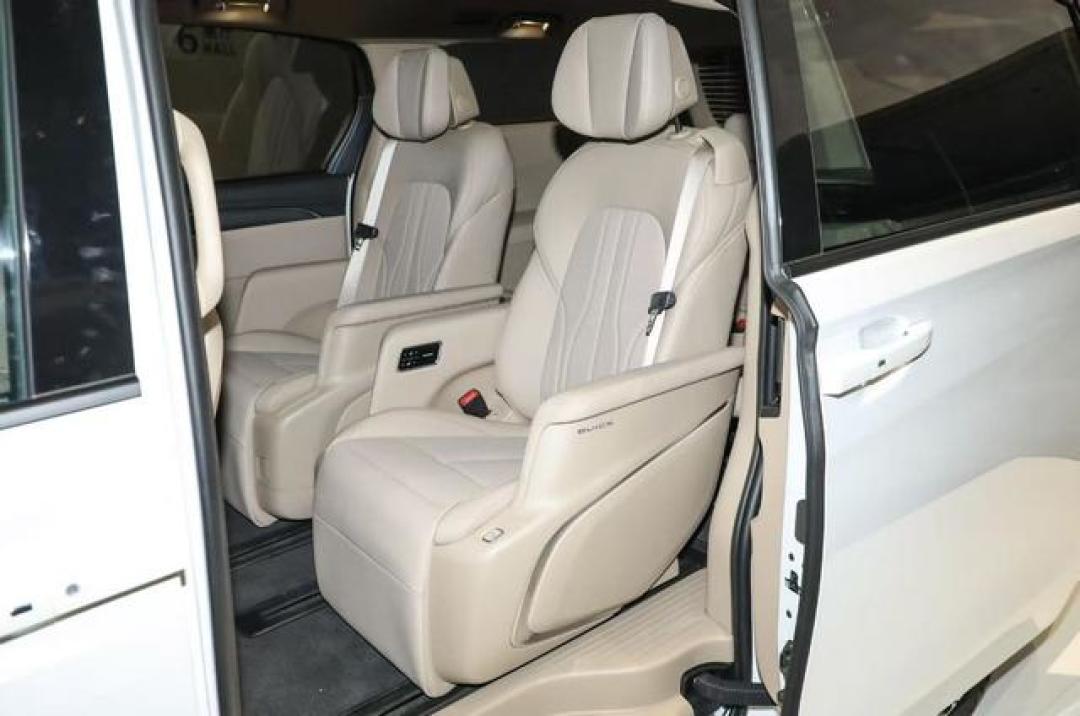 别克GL8陆尚插混MPV上市：1420km续航+油电同智选，中产家庭出行新标杆？_MPV_什么值得买