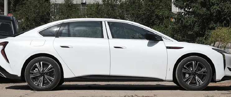 红旗EH7智选版上市，20.88万元起_新能源车_什么值得买