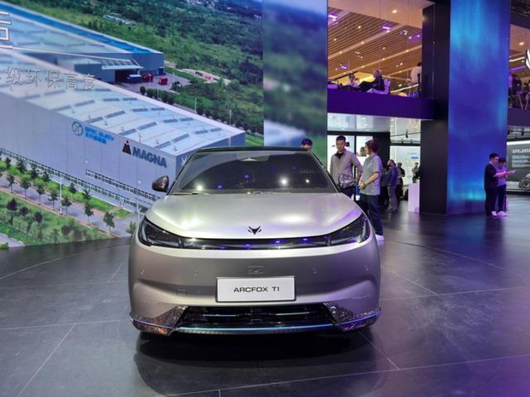 2025上海车展：极狐T1以2770mm轴距破局A0市场，定价悬念成突围关键_新能源车_什么值得买