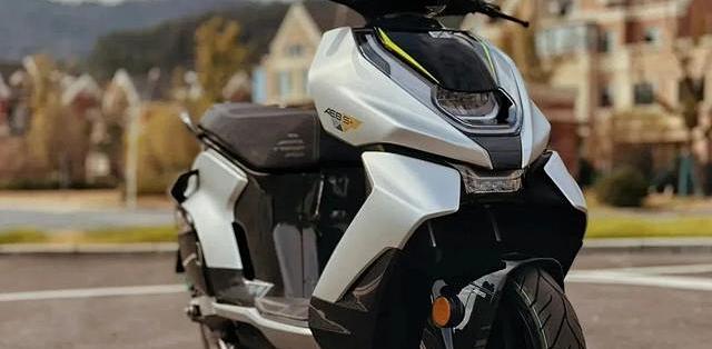 2025极核AE8 S+ MY25全面解析：性能天花板背后的硬核科技与设计进化_摩托车整车_什么值得买