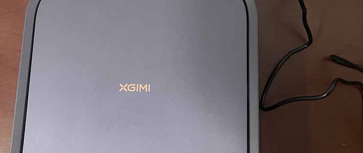 极米Z6X Pro三色激光版：2000元档的“轻薄性能小怪兽”_投影设备_什么值得买