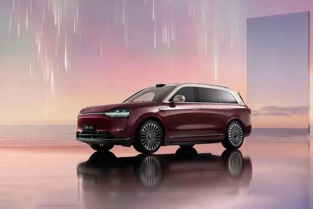 问界M8对比M9：家庭购车如何选？11万差价背后藏着这些关键差异_SUV_什么值得买