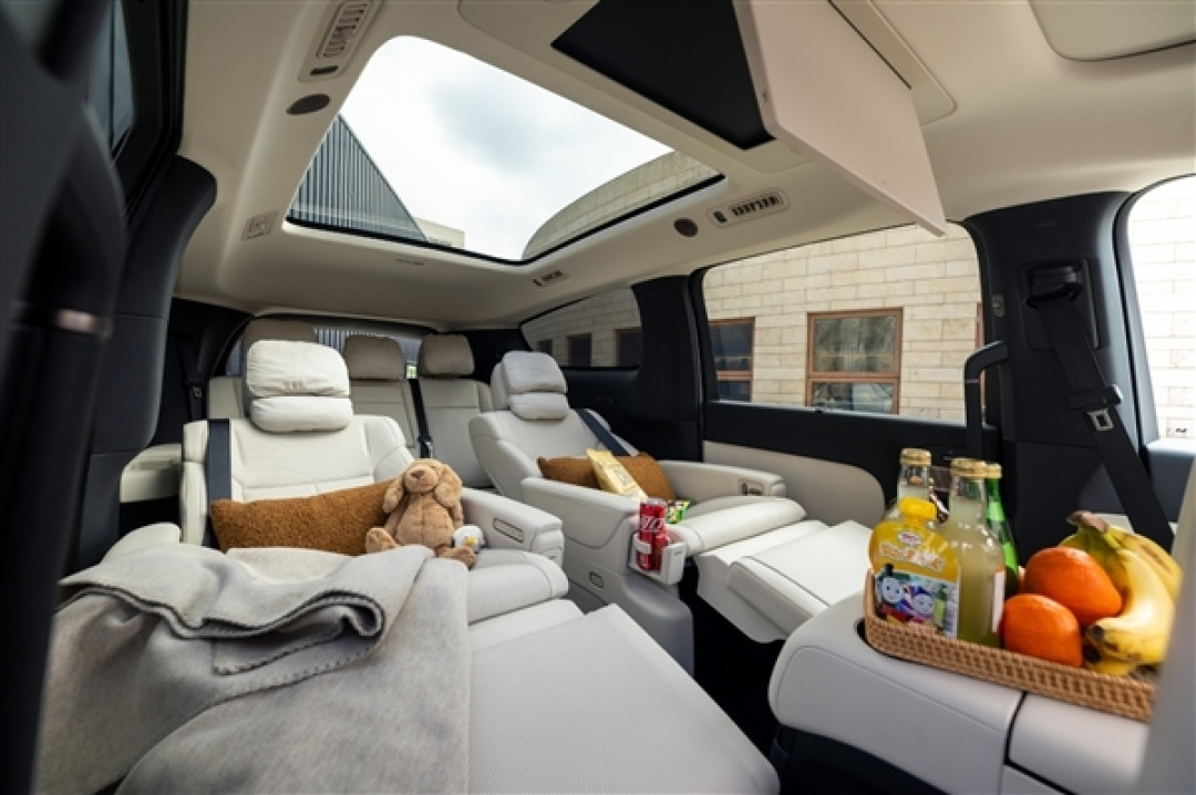 55.98万的国产高端纯电MPV！理想MEGA Home家庭特别版开启交付_新能源车_什么值得买