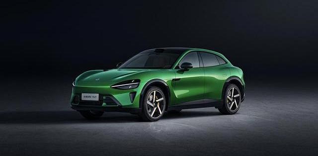 小米YU7实车测评：835km续航+5分钟补能400km，能否撼动Model Y霸主地位？_新能源车_什么值得买