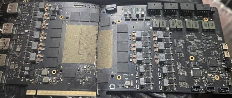 网传丨某 RTX 5090 工程卡 PCB 板提供多达4个16Pin 供电_显卡_什么值得买