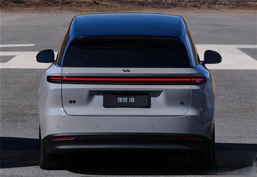 理想i8对比L9/MEGA：纯电平台如何实现"小车身大空间"？_新能源车_什么值得买