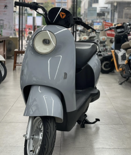 雅迪 Yadea电动摩托车莱卡-M100公里长续航电动车800W高速电摩铅酸电池72V21Ah外卖上班代步电瓶车 索罗灰【报价 价格 评测 ...