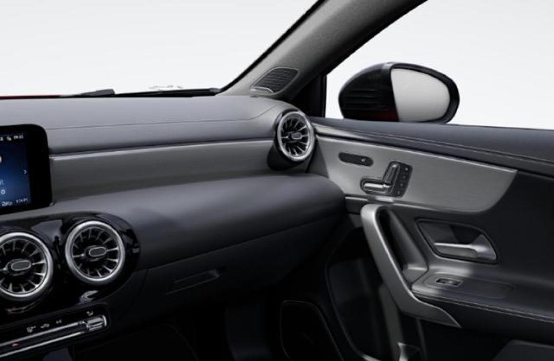 奔驰AMG A35L小钢炮实测：4.7秒破百+柏林音响，性能与豪华如何兼得城市通勤？_跑车_什么值得买