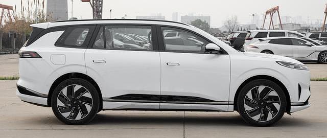 零跑C16对比东风奕派008：6座增程SUV家庭刚需如何选？_SUV_什么值得买