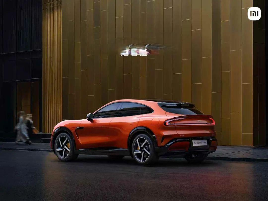 小米YU7实车全面解析：3秒破百+超800km续航硬刚Model Y，智能生态与产能挑战并存_新能源车_什么值得买