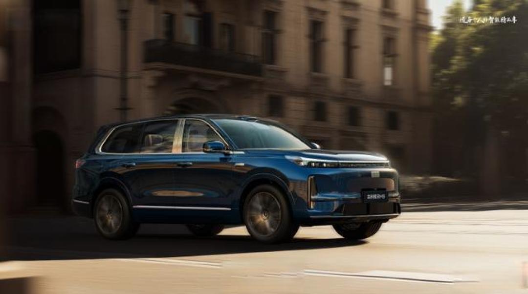 吉利银河M9深度解析：混动旗舰如何用AI科技+三排平权挑战30万级市场？_SUV_什么值得买