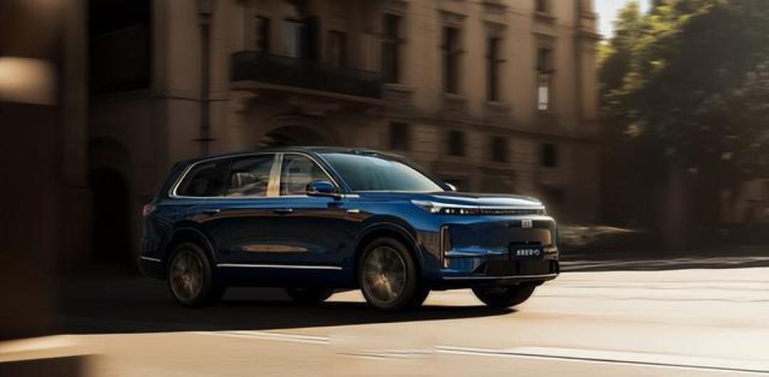 吉利银河M9深度解析：AI大六座空间与智驾系统如何革新家庭出行体验_SUV_什么值得买