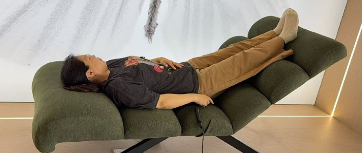 flexnova智能电动布艺沙发：职场女战士的“续命神器”_客厅家具_什么值得买