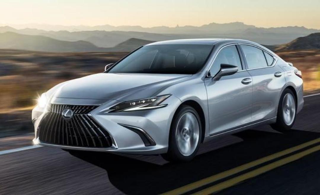 2025款雷克萨斯ES350北美性能顶配解析：3.5L V6+8AT为何中国无缘？（注：该标题在28字符数内，既点明车型核心卖点，又暗示了中美市场差异的核心矛盾，同时"性能顶配"与"中国无缘 ...
