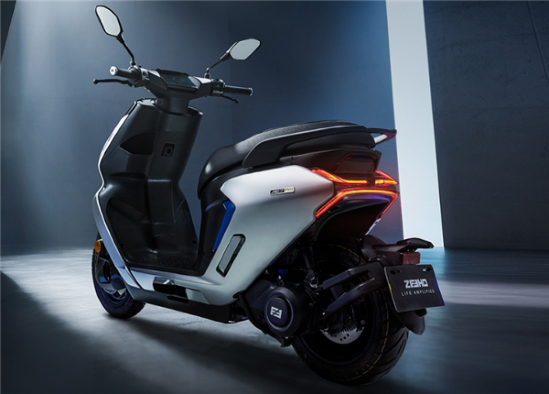 12699元起 极核高性能电摩AE7上市：行业首发四合一侧挂电机_摩托车整车_什么值得买