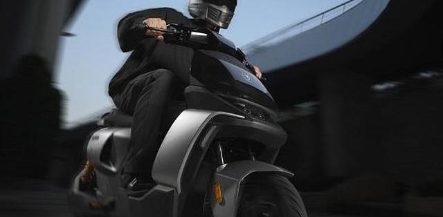 九号机械师MMAX 110 Mk2全面评测：机甲硬核升级背后的性能与续航真相_摩托车整车_什么值得买