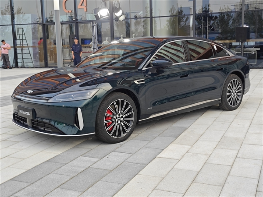 实测能跑2500公里！奇瑞C级轿车风云A9L上市：万起_新能源车_什么值得买