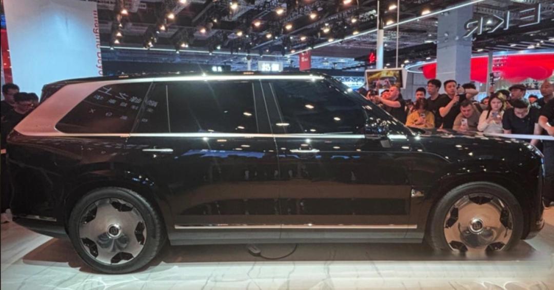 极氪9X携900V超快充与5.3吨3秒破百，中国超豪华电动旗舰改写百万豪车标准_新能源车_什么值得买