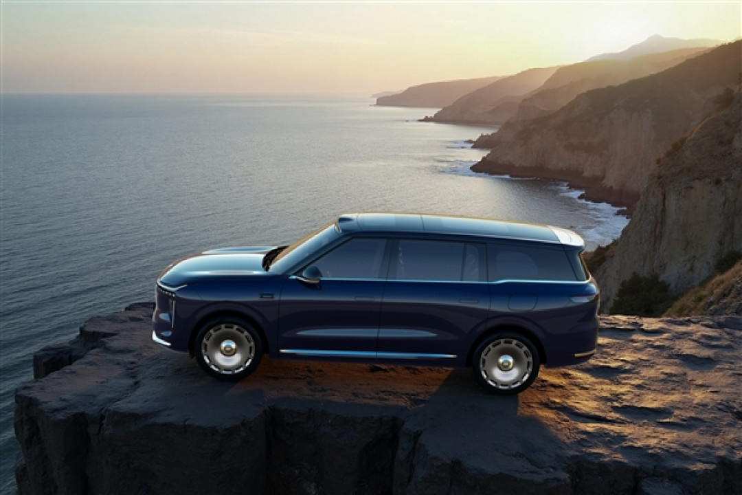 国产9字辈大SUV+1！上汽智己LS9官图发布：凯雷德即视感_大型SUV_什么值得买