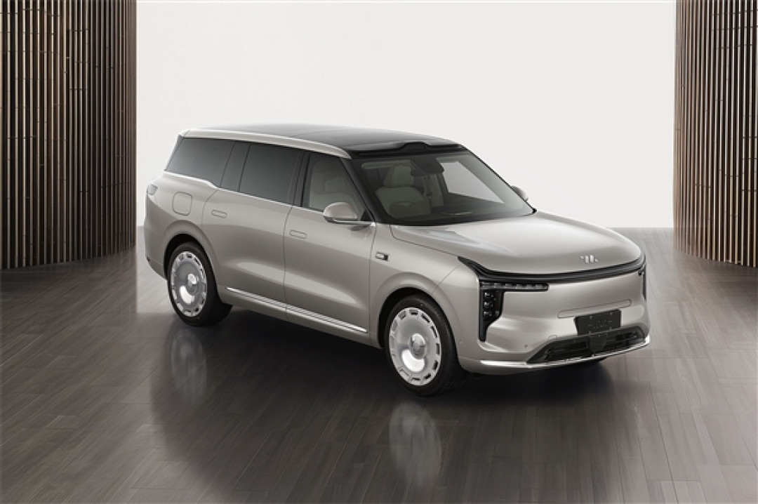 国产9字辈大SUV+1！上汽智己LS9官图发布：凯雷德即视感_大型SUV_什么值得买