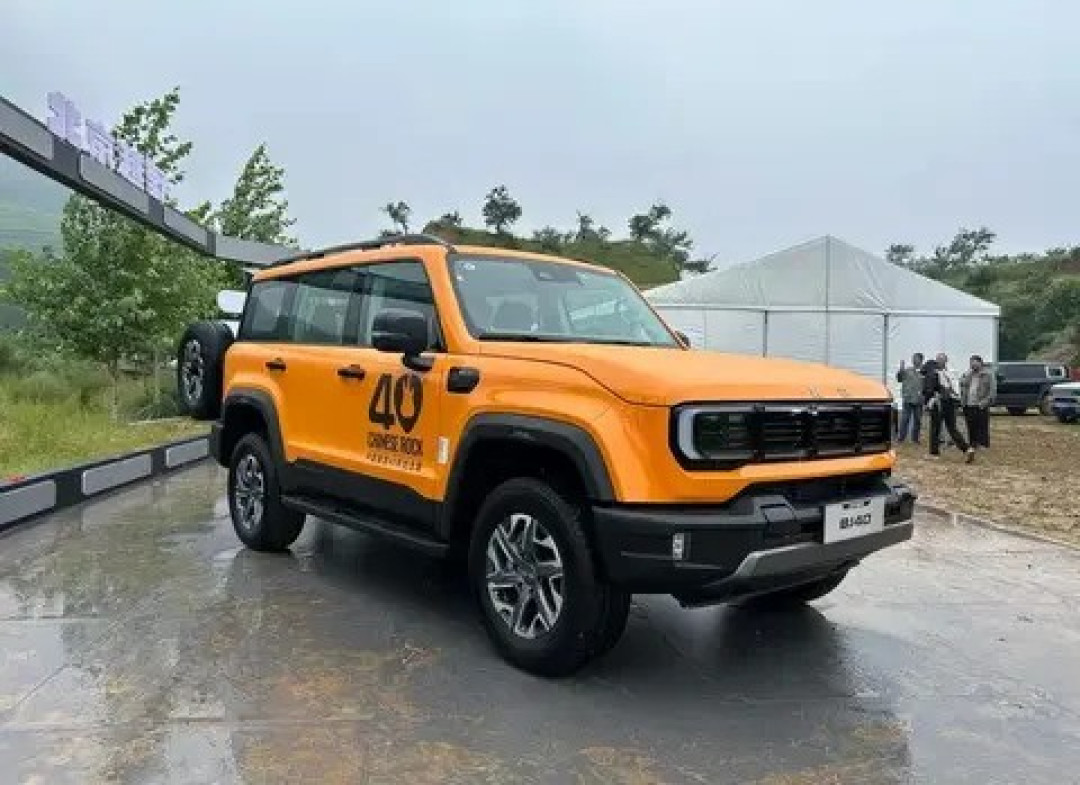 2026款BJ40上市：降价增配首日破万订单_SUV_什么值得买