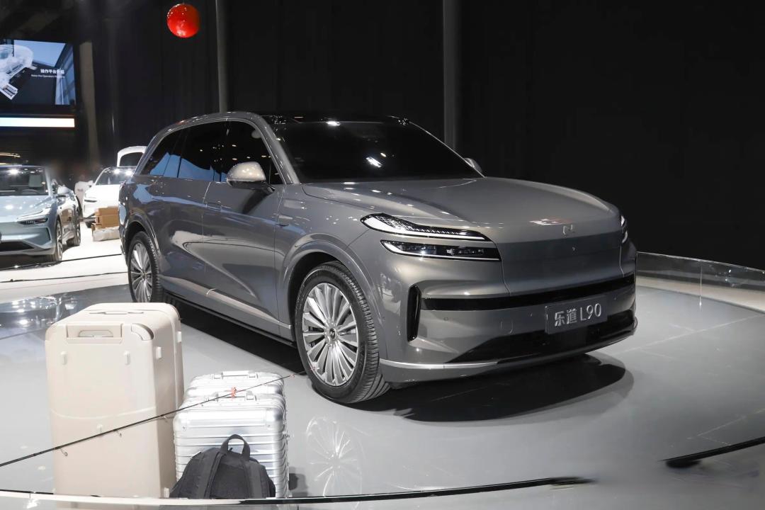 乐道L90起售26.58万+BaaS方案17.98万：同级价格屠夫如何选？_新能源车_什么值得买