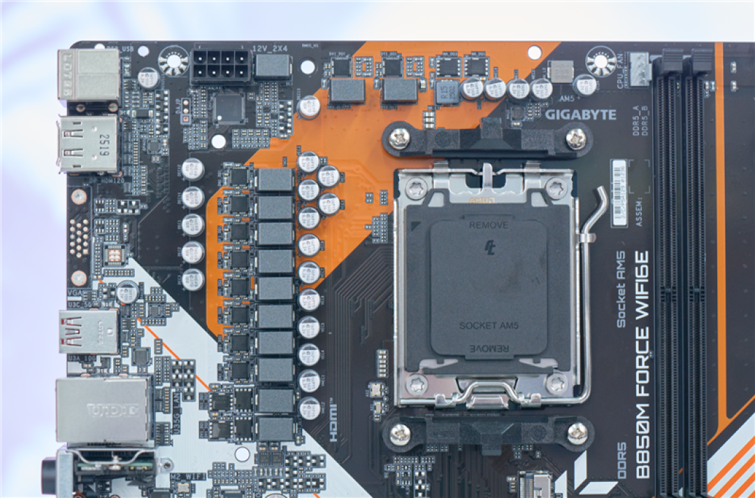 千元大厂主板！技嘉战鹰B850M FORCE WIFI6E评测：一键降低9ns内存延迟_主板_什么值得买