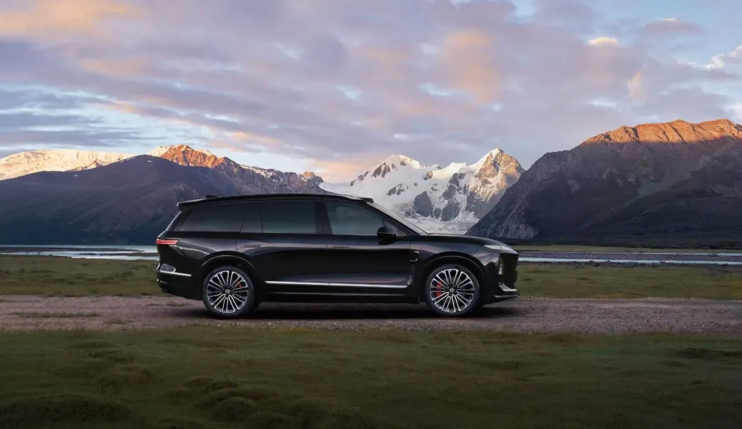 蔚来全新ES8预售发布，电池租赁30.88万起_新能源车_什么值得买