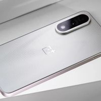 红米 K80 至尊版 vs 一加 Ace5 至尊版：2000 元档性价比之王究竟..._什么值得买