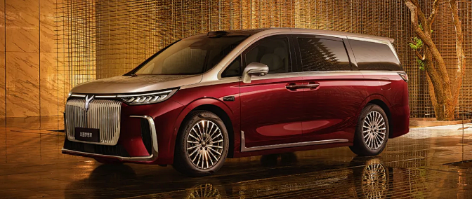 2026款岚图梦想家正式上市，售价32.99万起，首搭华为乾崑智驾ADS 4_MPV_什么值得买