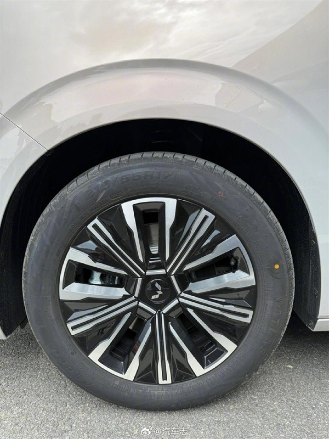 五菱版“GL8”来了！五菱星光730实车亮相：双侧滑门 插混动力_MPV_什么值得买