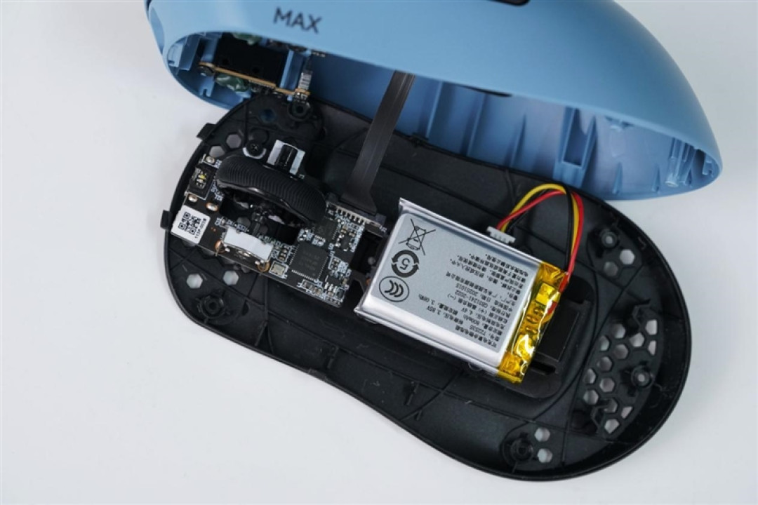 最快续航最久的XM模具 雷柏 VT0/VT0 Max鼠标实测：这是目前最均衡的轻量化旗舰_鼠标_什么值得买