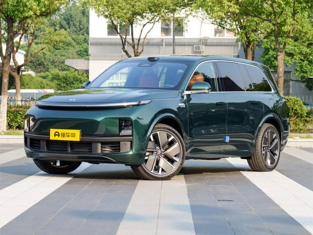 零跑D19对比问界M9，大型SUV怎么选？_SUV_什么值得买